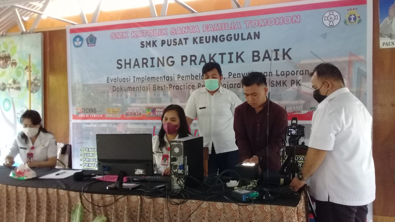 Perekaman KTP-el di SMK Katolik St. Familia Tomohon – Disdukcapil Kota ...