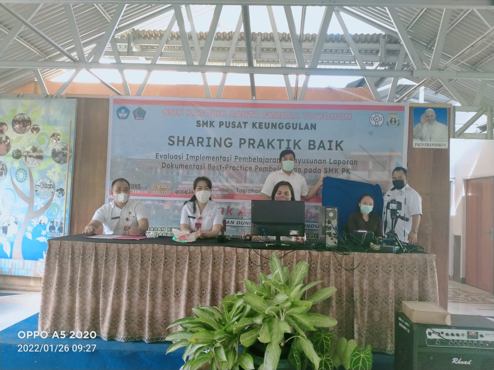Perekaman KTP-el di SMK Katolik St. Familia Tomohon – Disdukcapil Kota ...